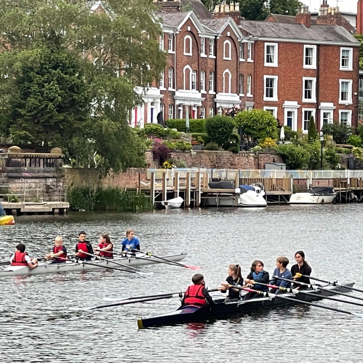 Queen’s Park High School - Support our Rowing Club